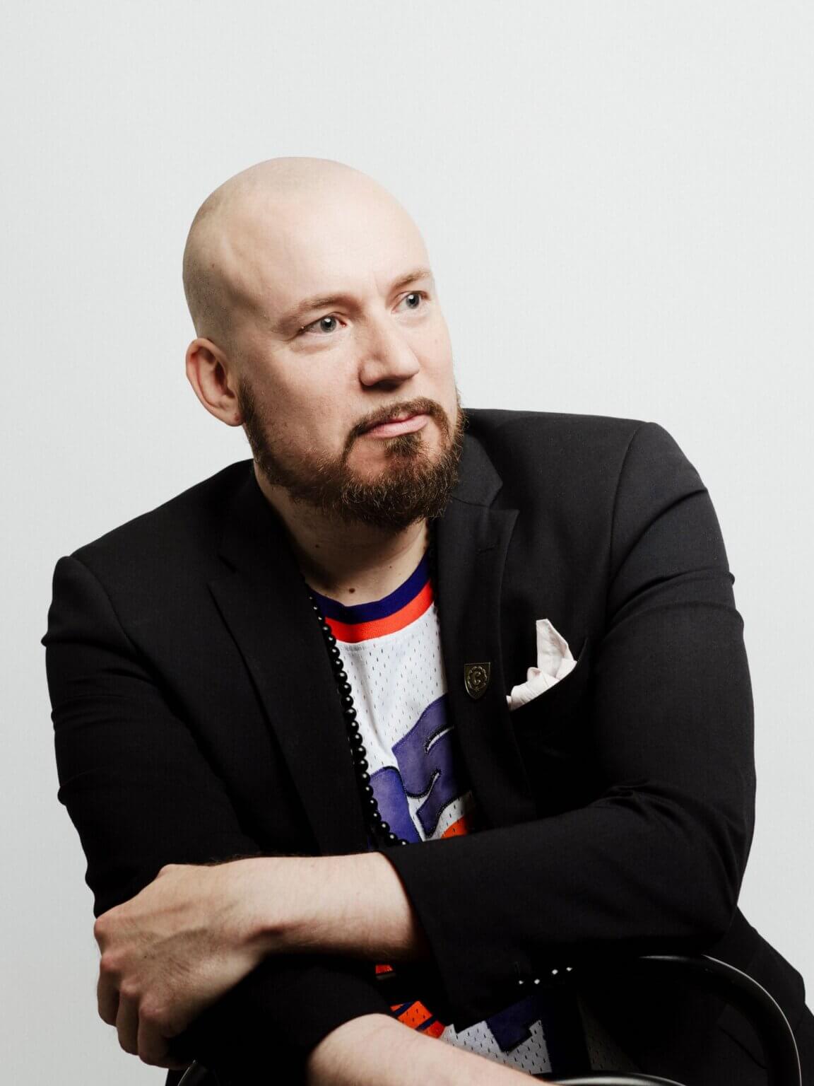 A. W. Yrjänä, Alkemisti - Like Kustannus